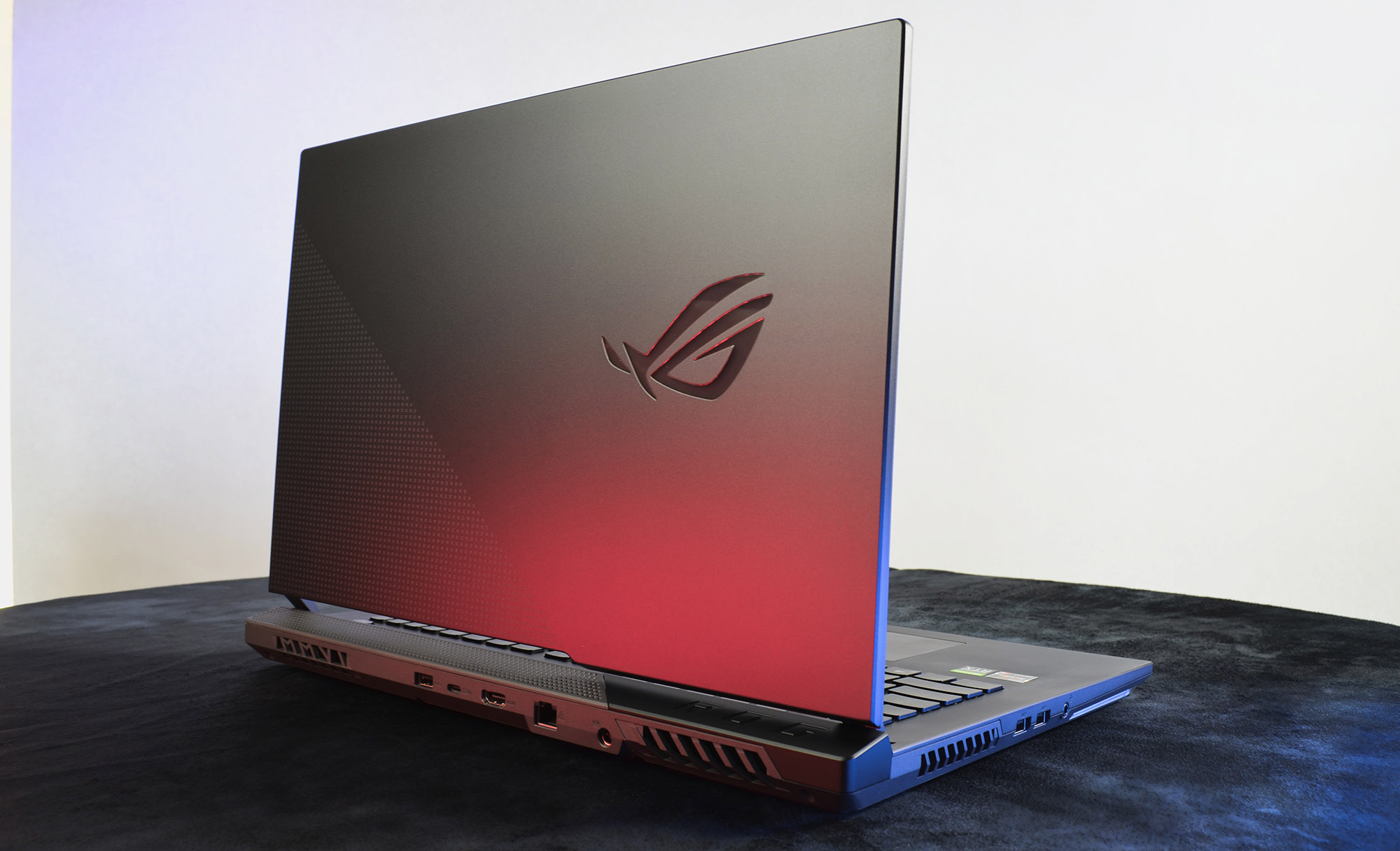 Hands-on: The ROG Strix G17 has the hustle for any game | ROG ...