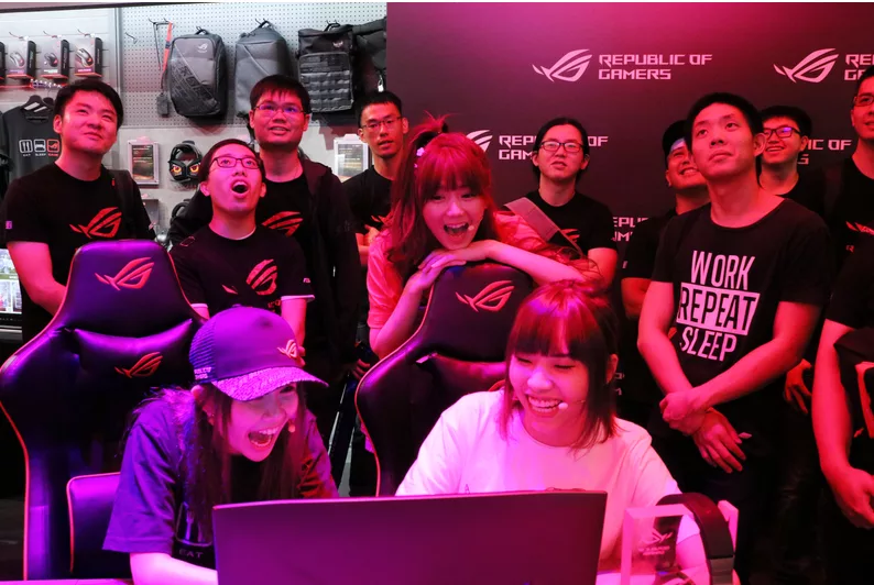 信仰直接點滿！實況女神降臨ROG VIP DAY網友：「ROG護照」太佛了RRRRRR | ROG - Republic of Gamers 台灣